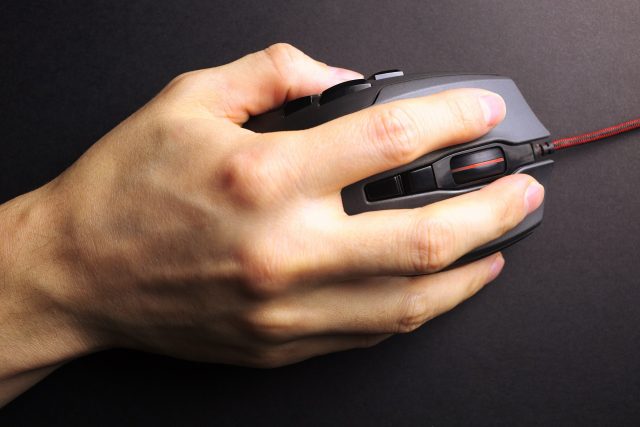 How To Choose A Gaming Mouse • Tech Surprise