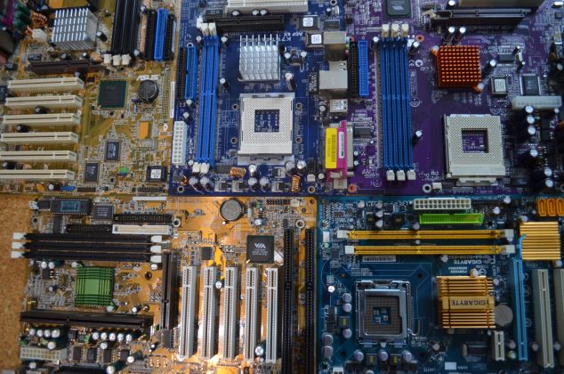The Evolution of Computer Motherboards • Tech Surprise